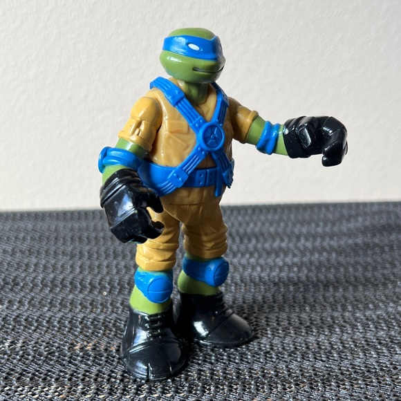 Teenage Mutant Ninja Turtles | Toys | Tmnt 45 Articulated Leonardo ...